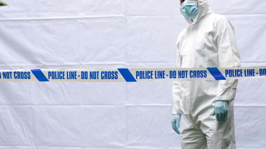 999: Murderer Calling | Clear Cut